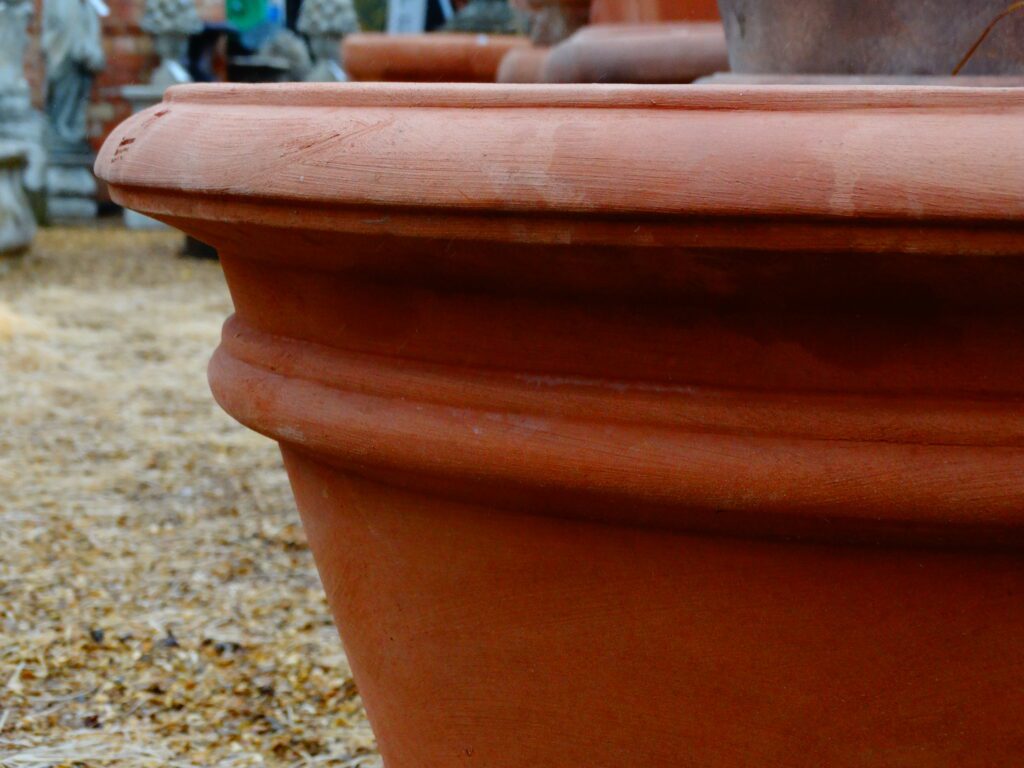 Handmade Italian Tuscan Plain Rolled Rim Pot - Watling Reclamation