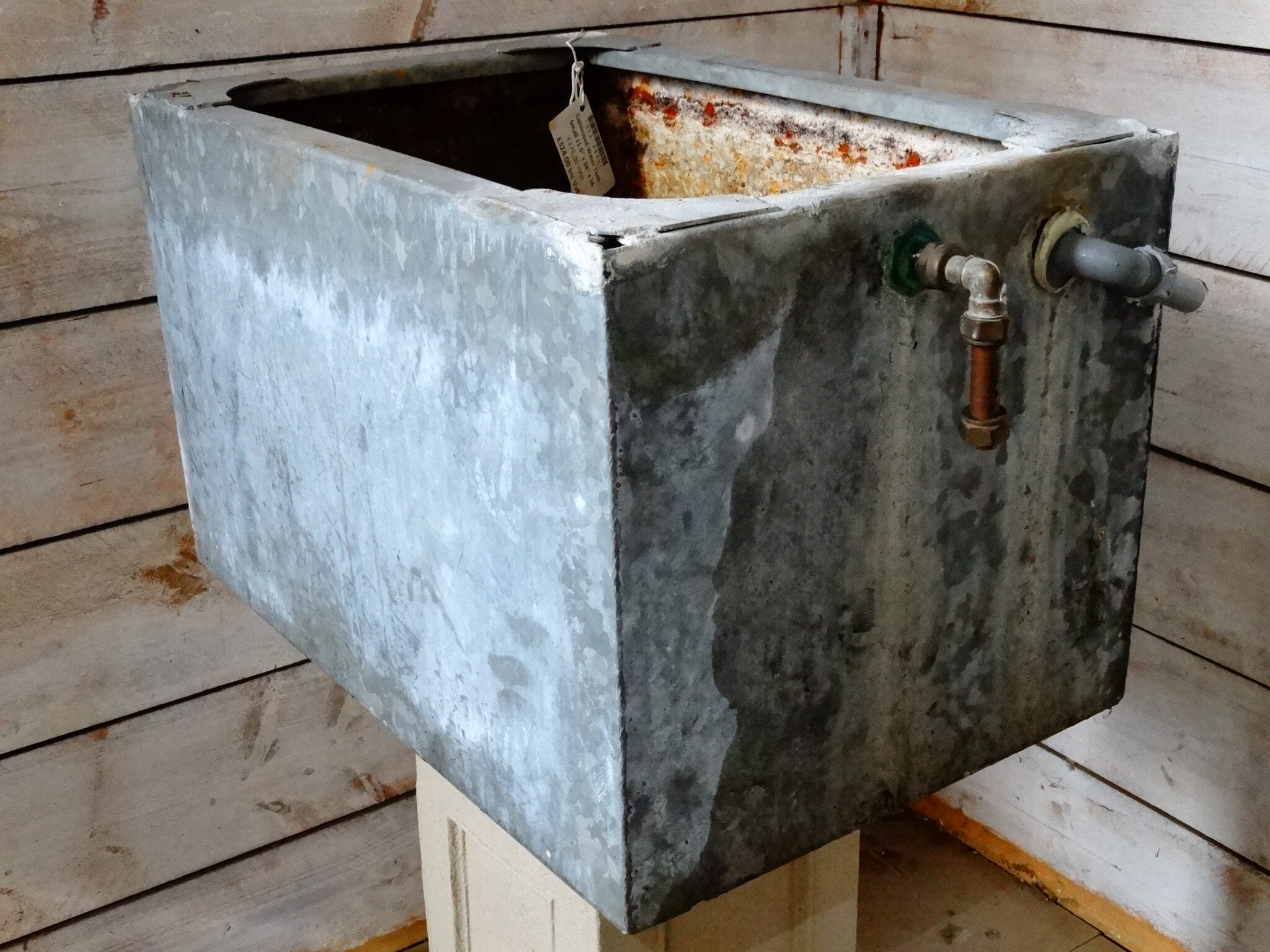 Galvanised Water Tanks - Watling Reclamation