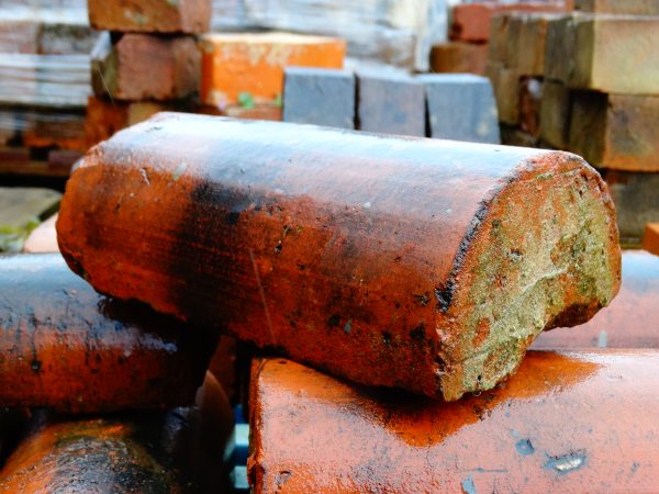 Half Round Single Coping Brick - Watling Reclamation