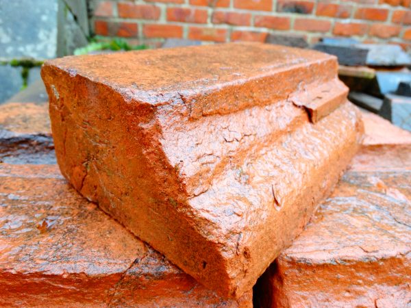 Reclaimed Red Handmade Sculpted Plinth Stretcher Brick - Watling ...