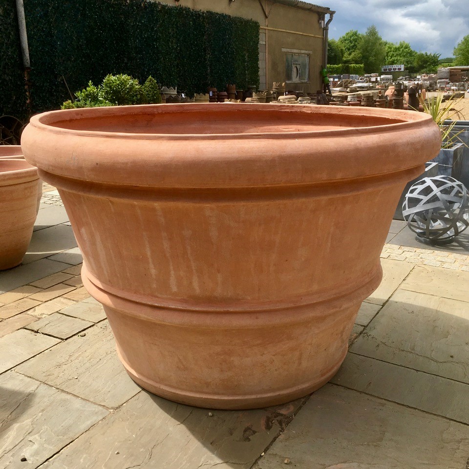 Handmade Italian Giant Rolled Rim Pot - Watling Reclamation