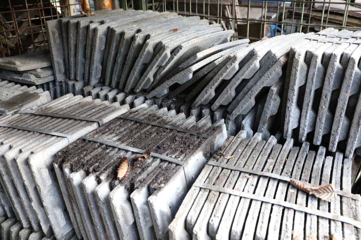 Redland Plain Grey Concrete Roof Tile New 10½" - Watling Reclamation