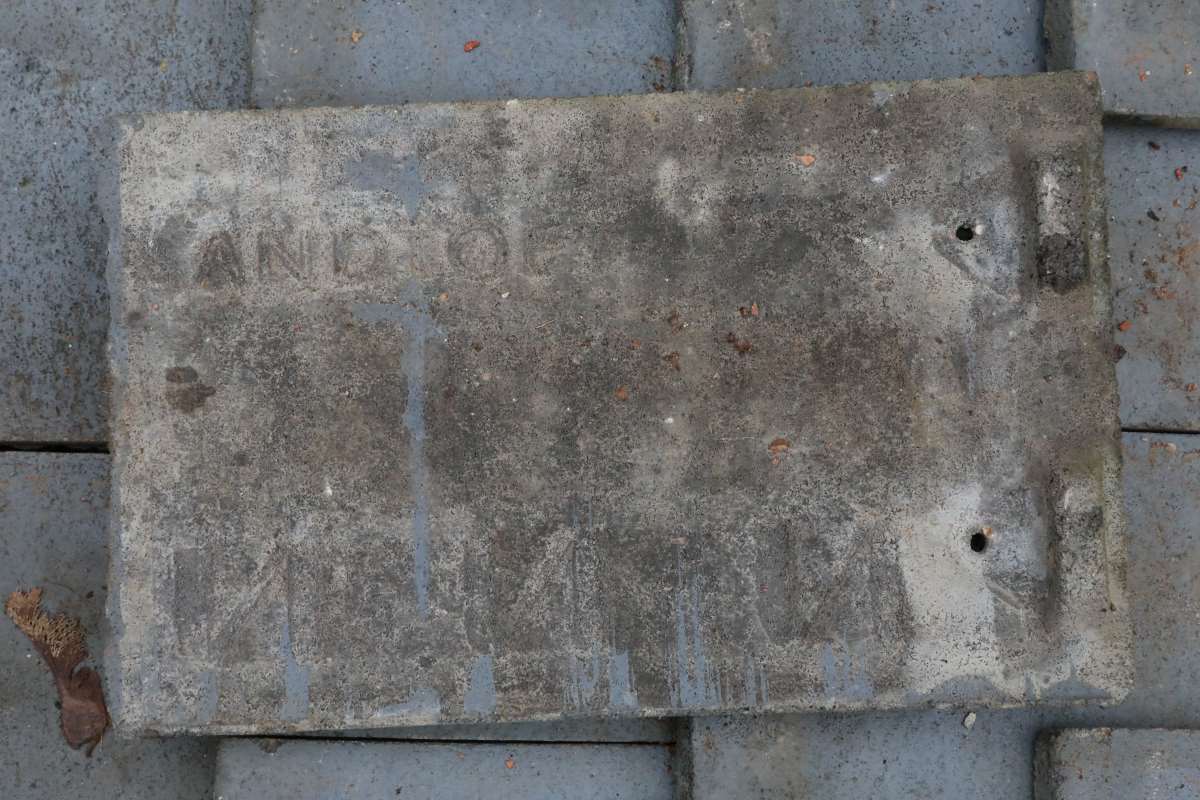 Sandtoft Plain Concrete Roof Tiles Grey 10 1/2" - Watling Reclamation